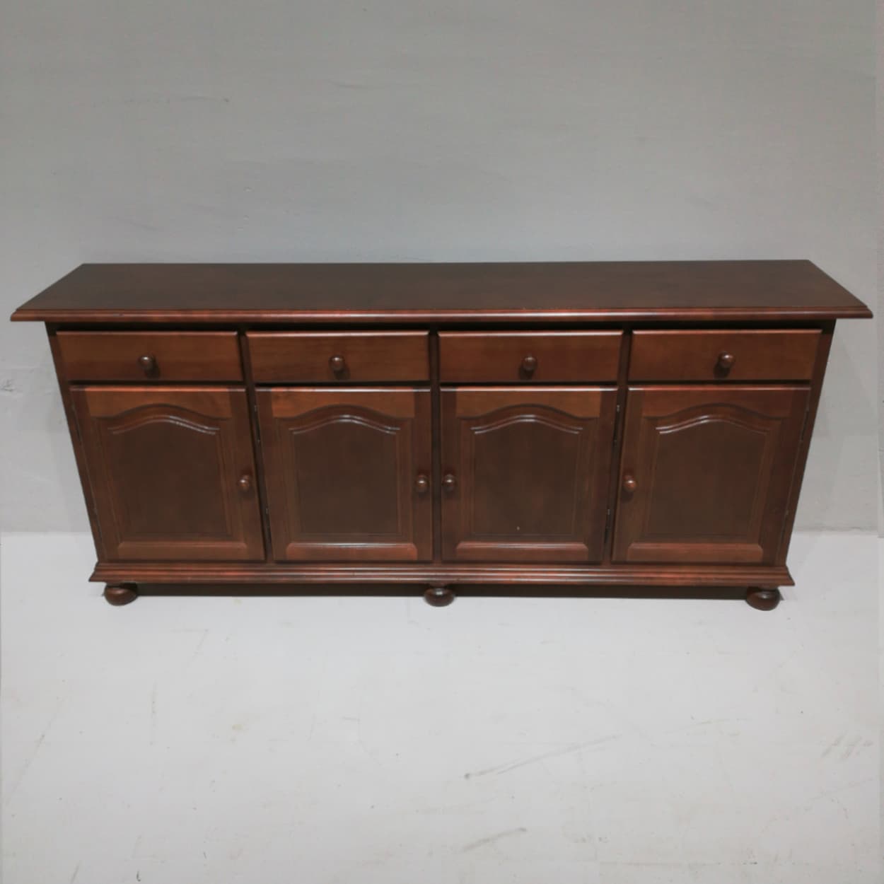 Bufet de color castanyer 193x40cm - Cabauoportunitats.com