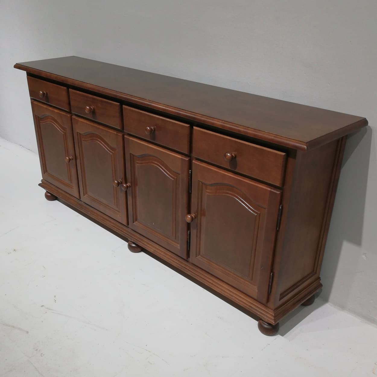 Bufet de color castanyer 193x40cm - Cabauoportunitats.com